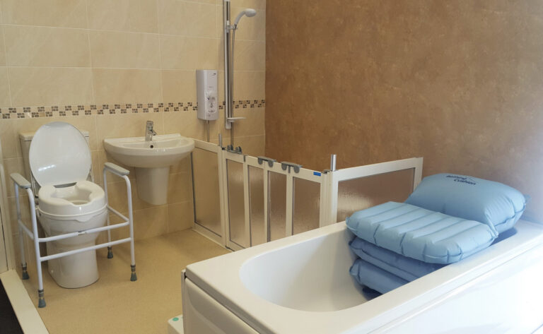 Understanding the Rules for Disability Ramps in the UK - Aquadapt